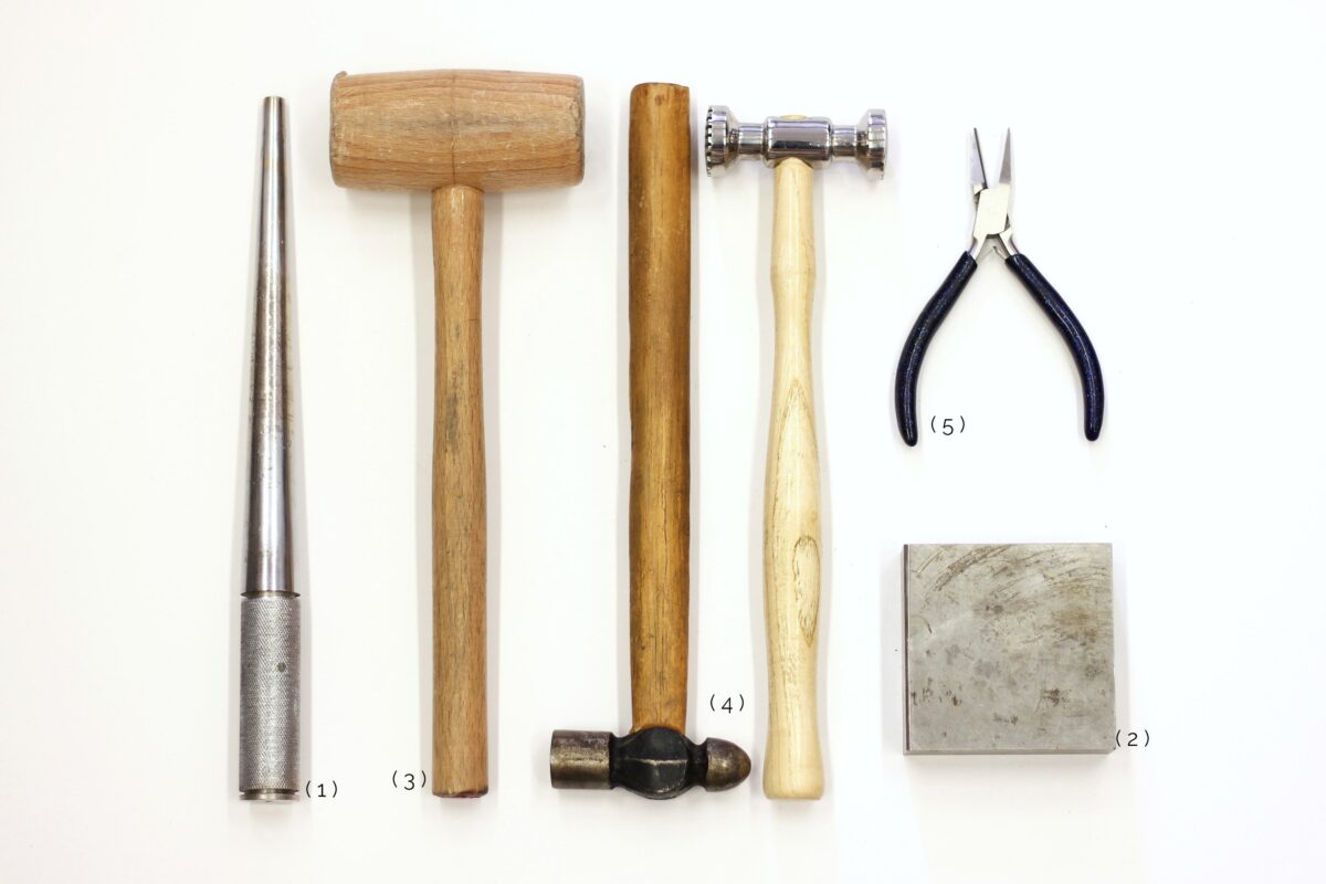 Outillage du débutant en bijouterie - Apprendre la bijouterie Outillage du débutant en bijouterie - Apprendre la bijouterie